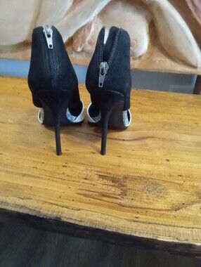 Steve Madden | Shoes | Steve Madden Sz 55 Black And White Pointed Toe ...